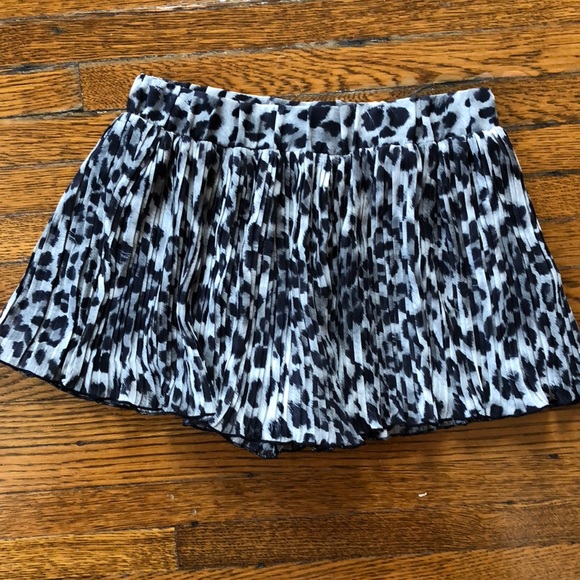 Skirts | Brand New White And Black Leopard Print Skort Nwt | Poshmark